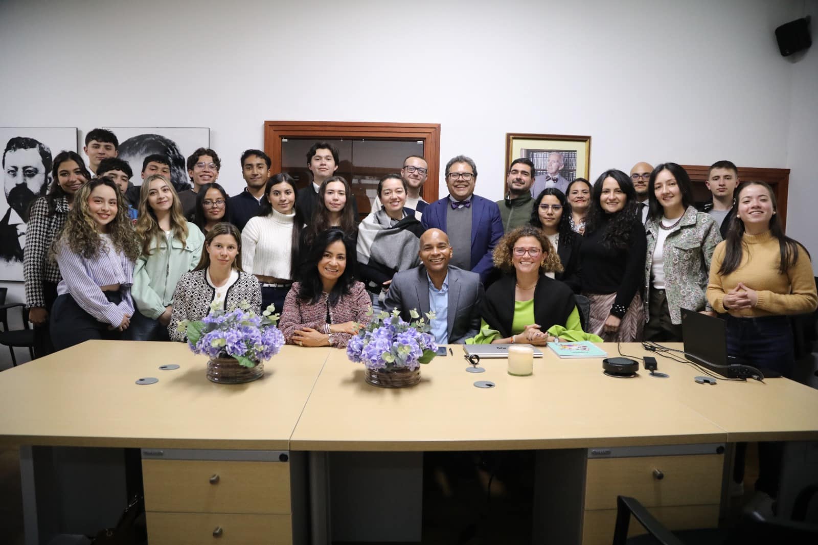 Sesión No. 6 de la Cátedra Carlos Restrepo Piedrahita - Instituto de ...